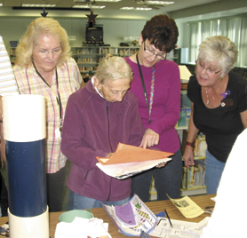 Mirror Lakes Elementary opens time capsule from 15 years ago | News ...